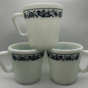 Pyrex | Kitchen | Pyrex Milk Glass 3 Vintage Old Town Blue Onion 41 ...
